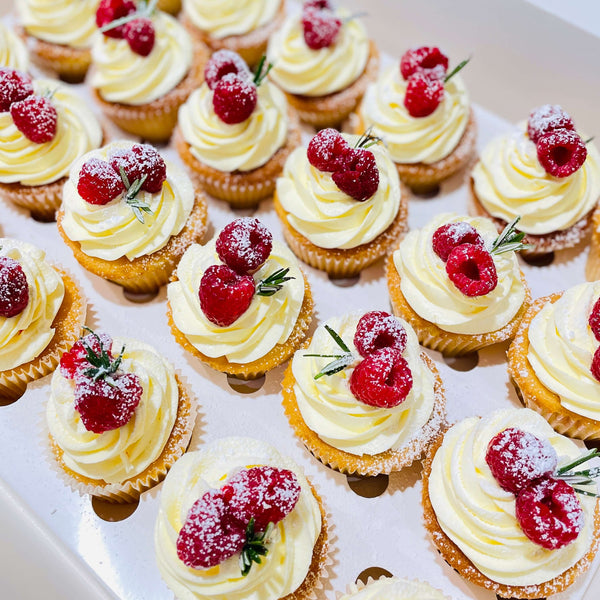 24 x Mistletoe Cupcakes - Bakealicious By Gabriela